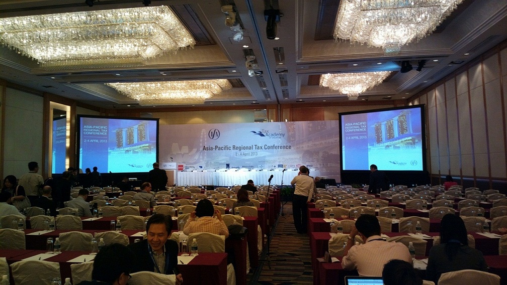 150" 16:9 Fast Folding Screen Outdoor Indoor Portable Projector Screen ...